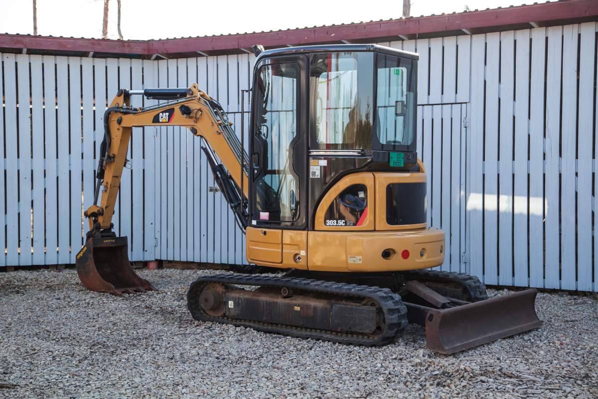 EKSKAVATORS - CATERPILLAR 303.5C CR - Ligumss uzņēmumu grupa