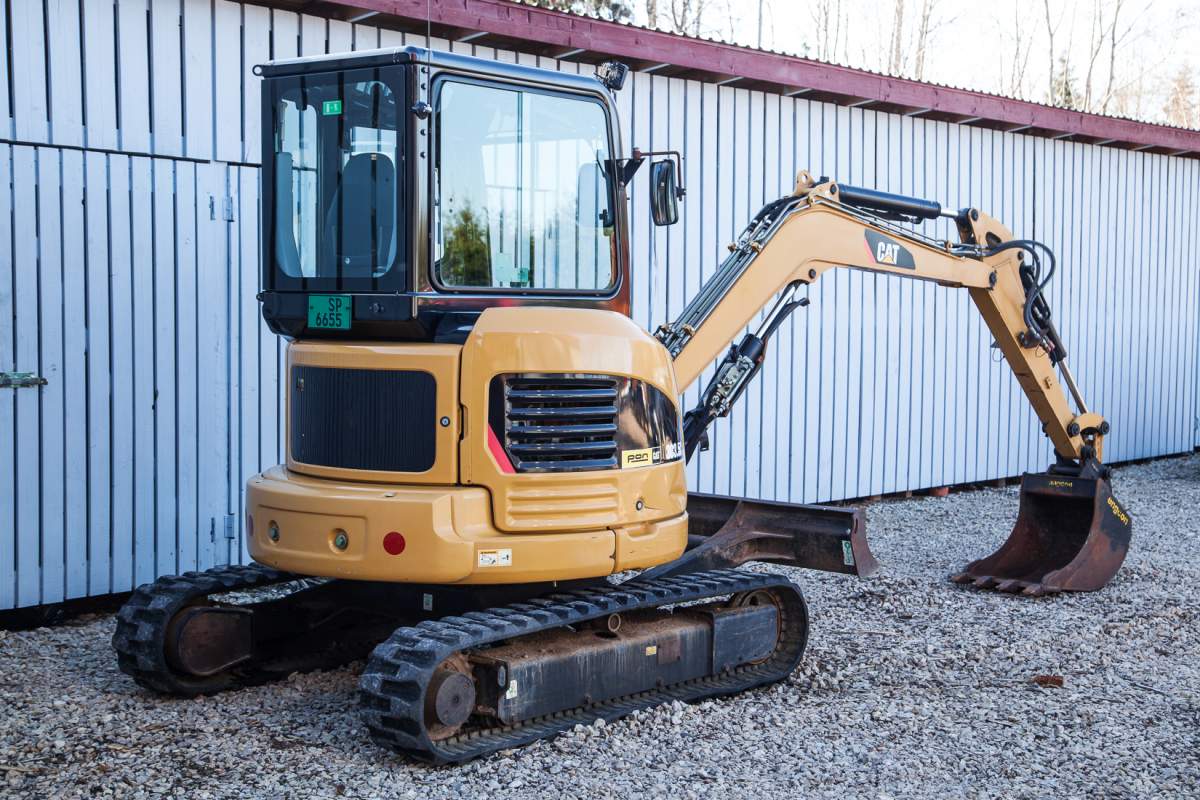EKSKAVATORS - CATERPILLAR 303.5C CR - Ligumss uzņēmumu grupa